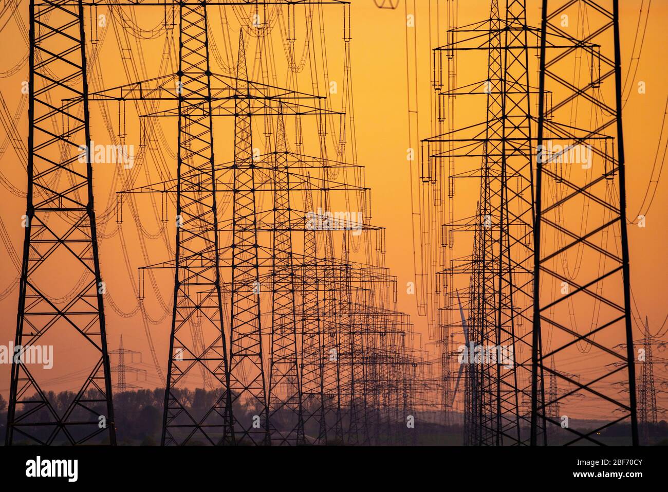 Extra-high voltage lines, 380 KV, power line, the electricity comes ...