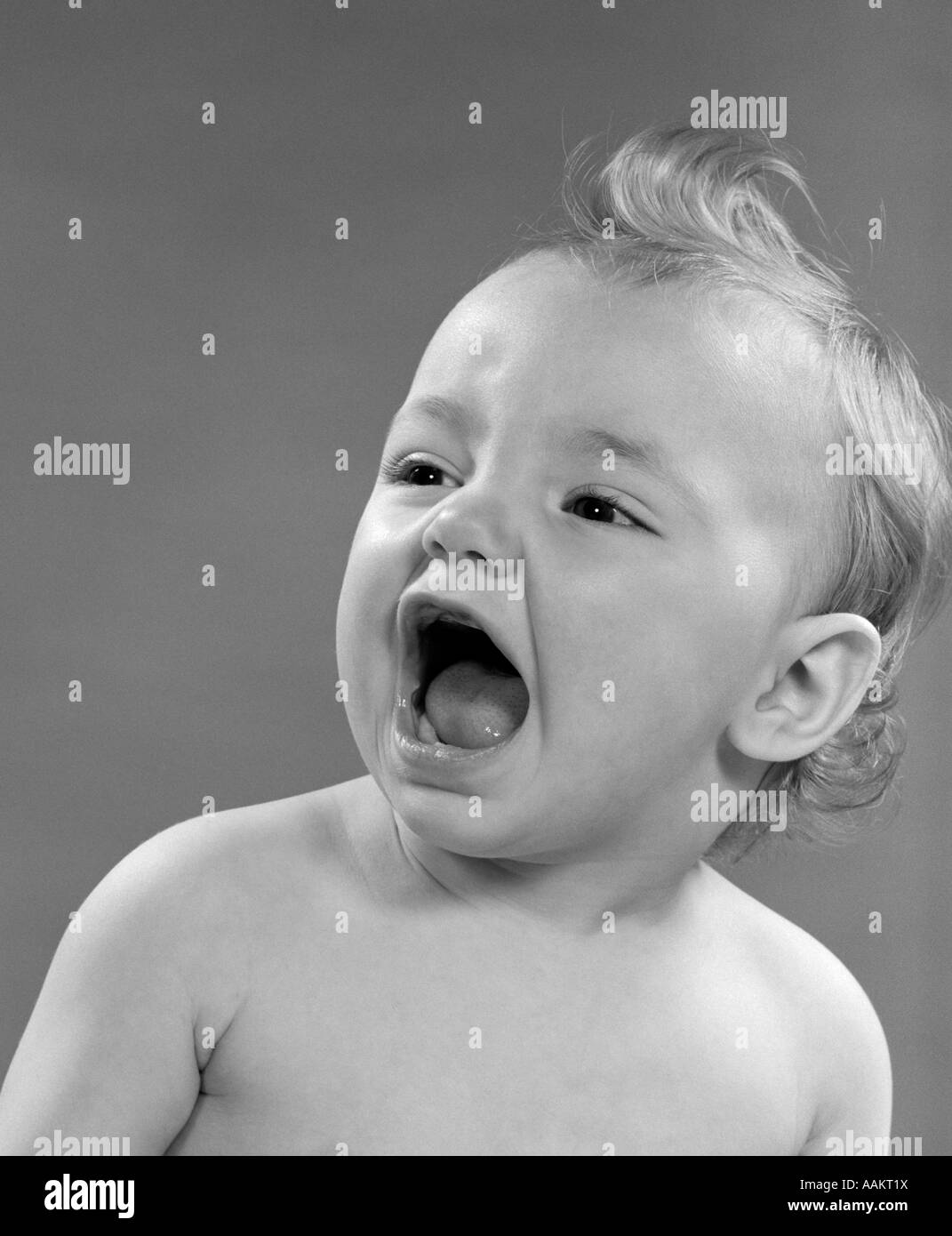BABY HEAD SHOULDERS MOUTH OPEN WIDE CRY CRYING SCREAMING SAD UNHAPPY ...
