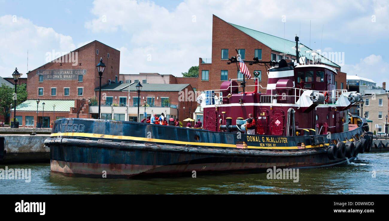Old steam tug, outer harbor, Baltimore Stock Photo - Alamy