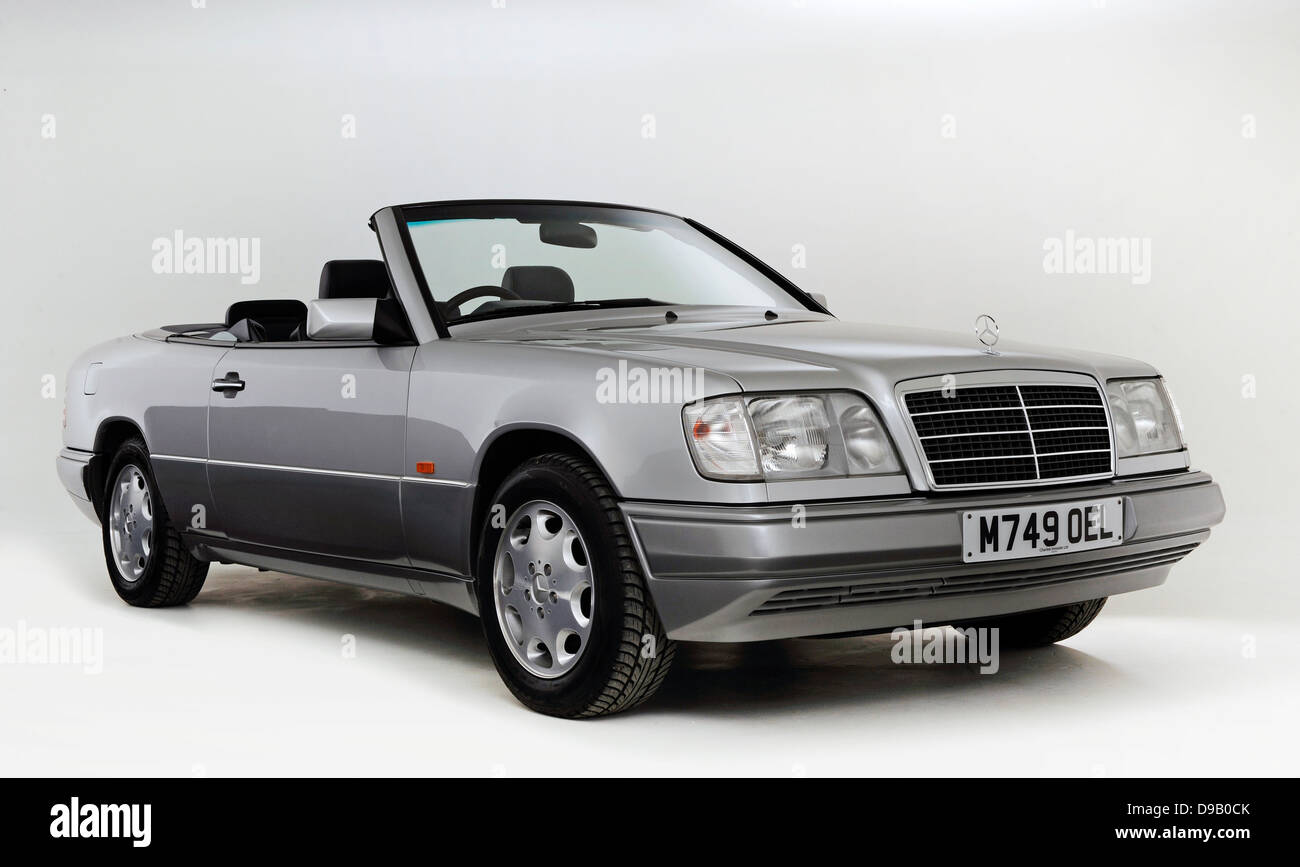 1995 Mercedes Benz E220 Convertible Stock Photo - Alamy